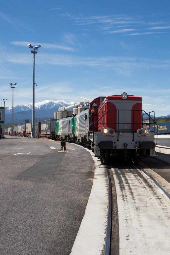 VIIA - Train chargé Le Boulou - Lorry Rail - Manoeuvres 2